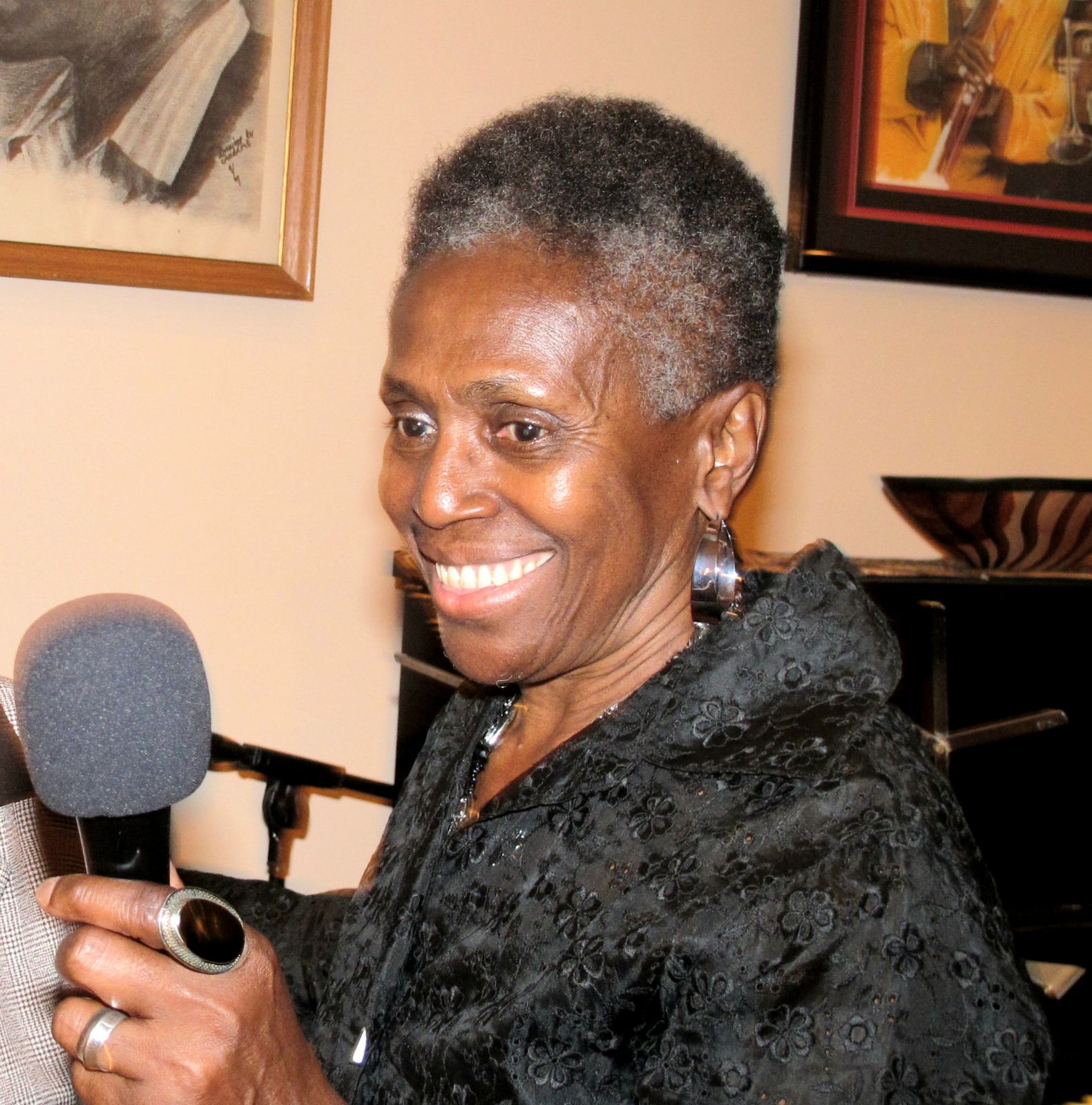 Viola Plummer, owner of Sistas' Place dies at 86
