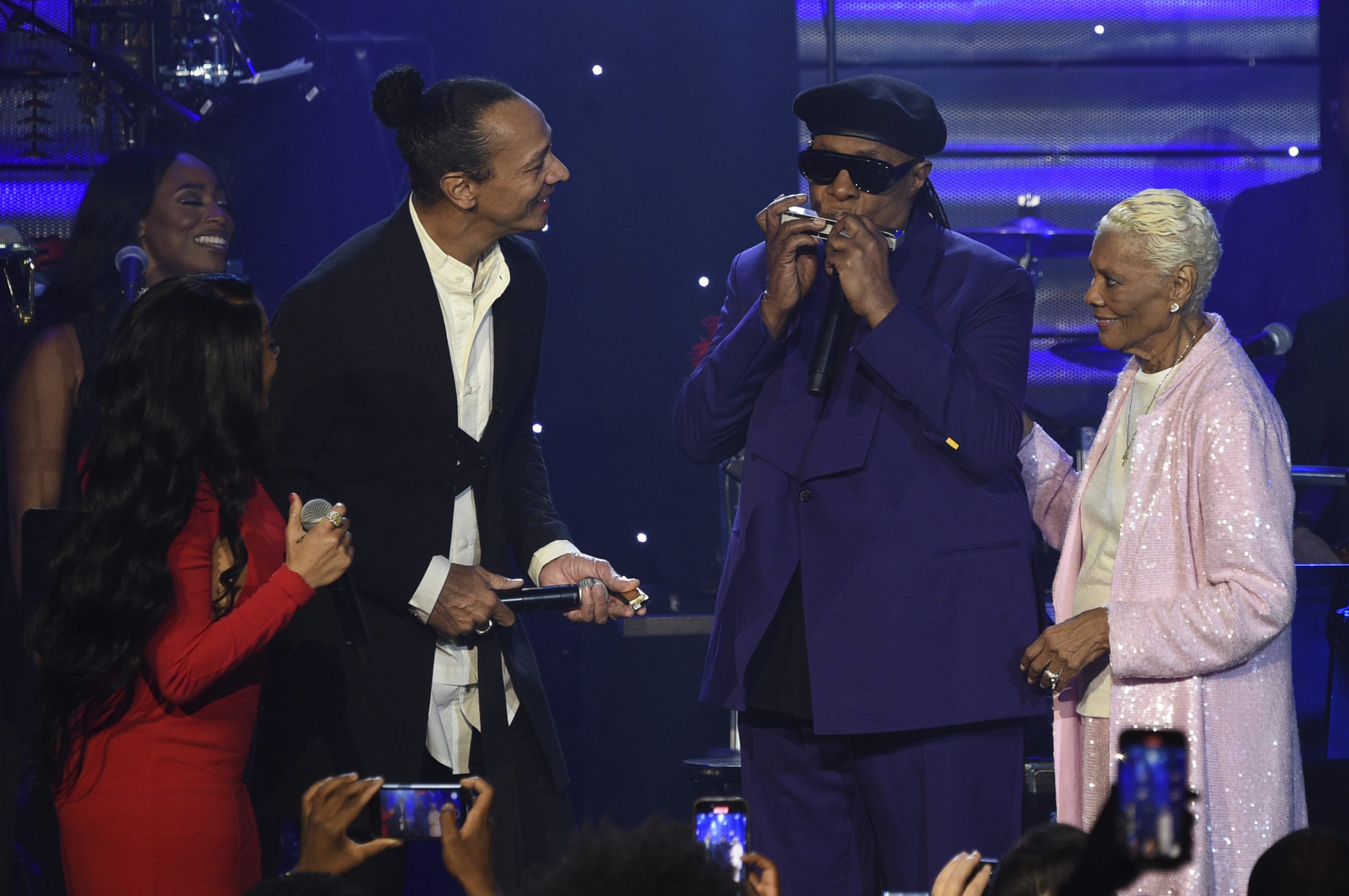 Gladys Knight, Stevie Wonder, Dionne Warwick rule at pre-Grammy gala ...