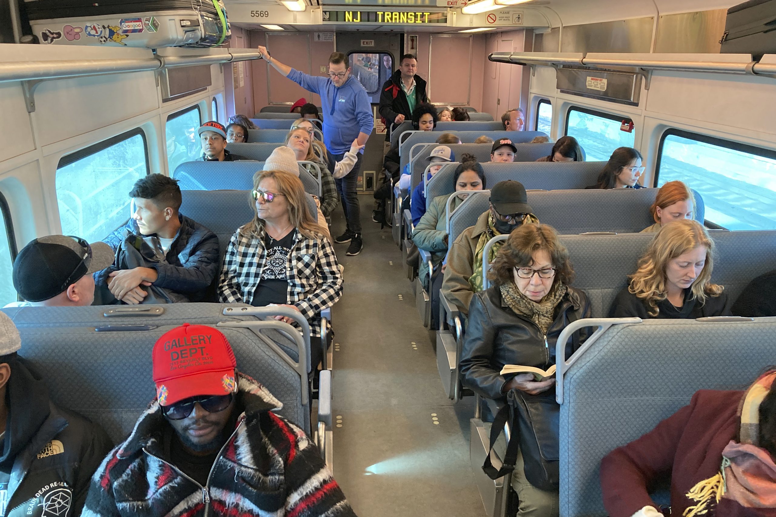 NJ Transit train engineers reach tentative deal ending strike