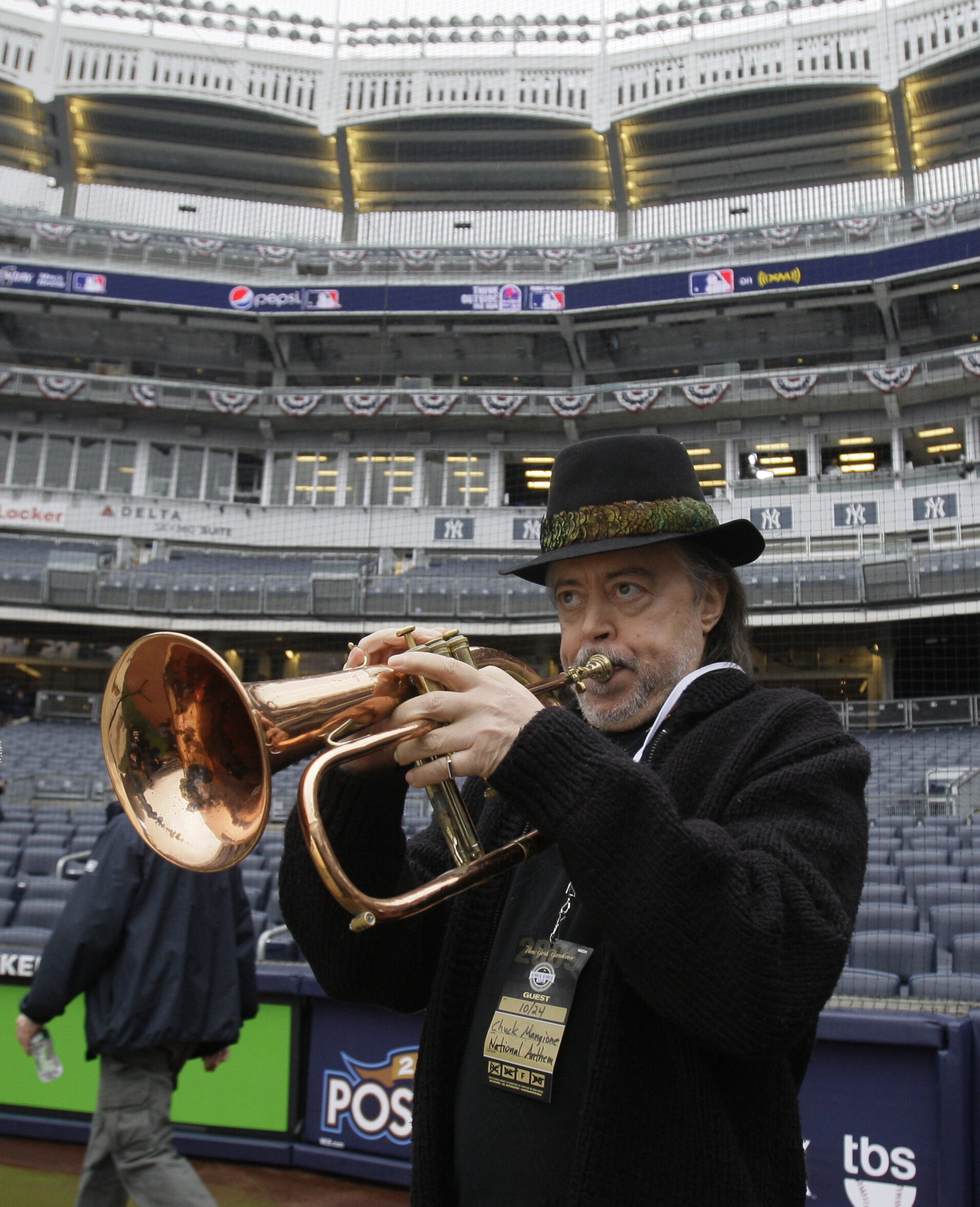 Chuck Mangione, prominent flugelhorn player, dies at 84
